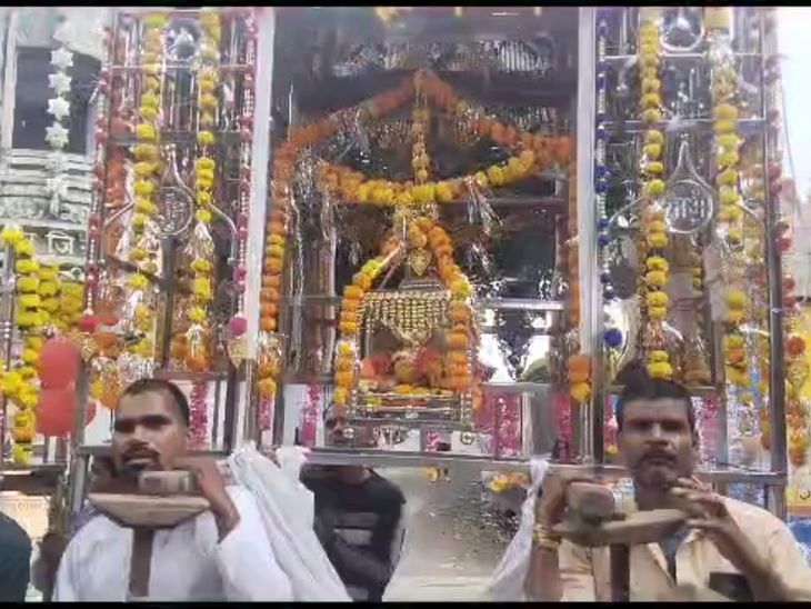 Procession on Jal Jhulni Dhol Gyaras | जल झुलनी ढोल ग्यारस पर निकली ...