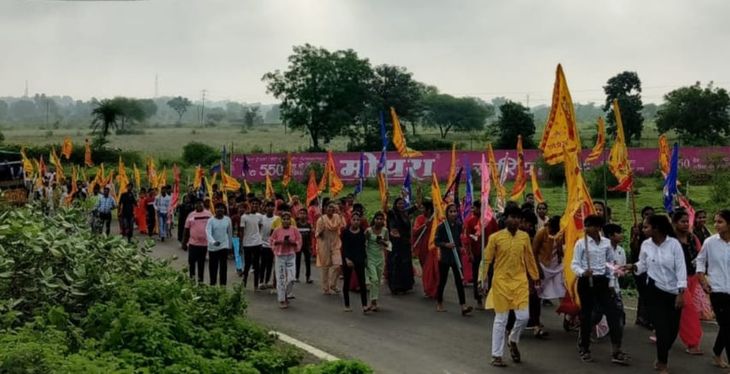 People of Pachor reached to God to solve the problem of railway gate ...