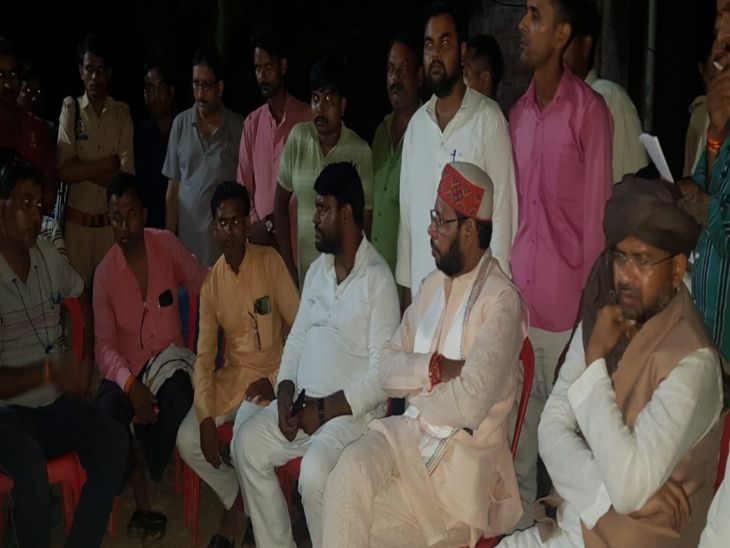 SP MLA Manoj Pandey met the family members of Dr. Ghanshyam-Tiwari