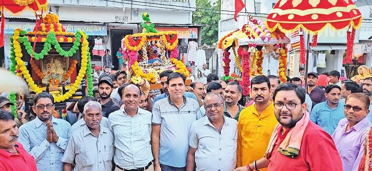 On the occasion of Jaljhulani Ekadashi in Aranai, processions of God ...