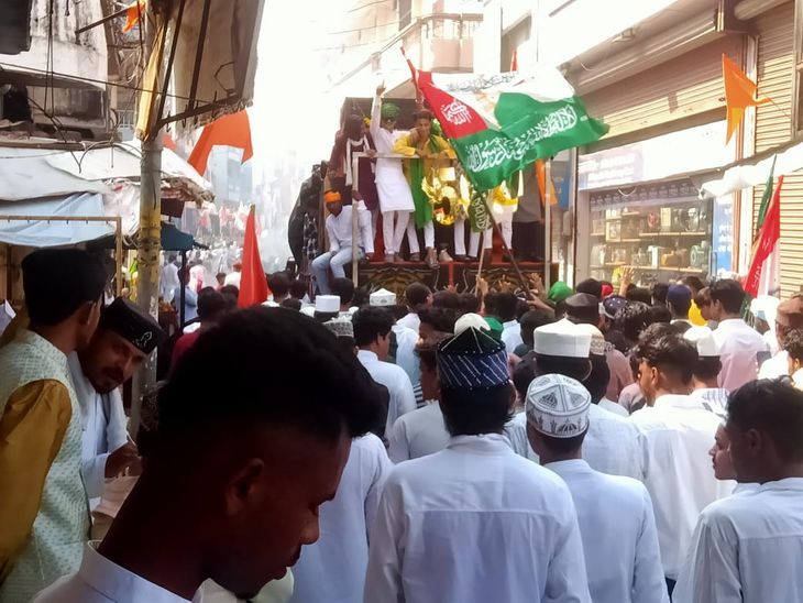 Procession taken out on Eid Miladunnabi | ईद मिलादुन्नबी पर निकाला ...