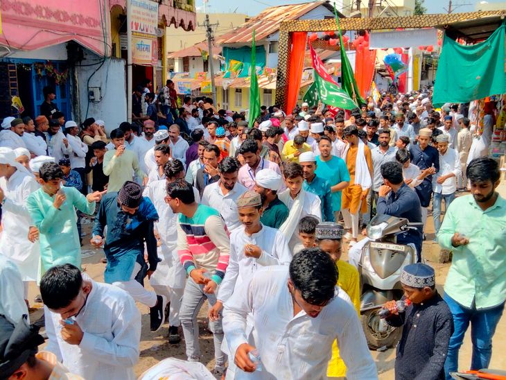 Chadri procession held in the city on Eid Miladunnabi | ईद मिलादुन्नबी ...