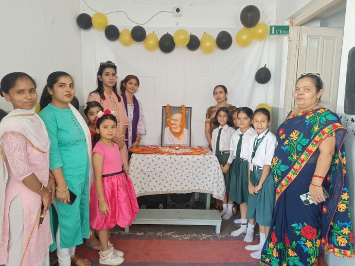 Tribute to Father of the Nation Mahatma Gandhi in SSD School | एसएसडी ...