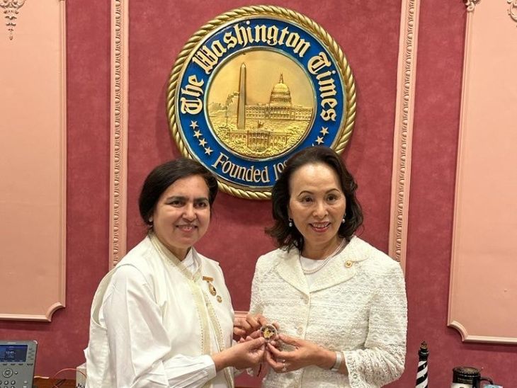 Dr. Binny received Ambassador for Peace honor in USA | डॉ. बिन्नी को ...