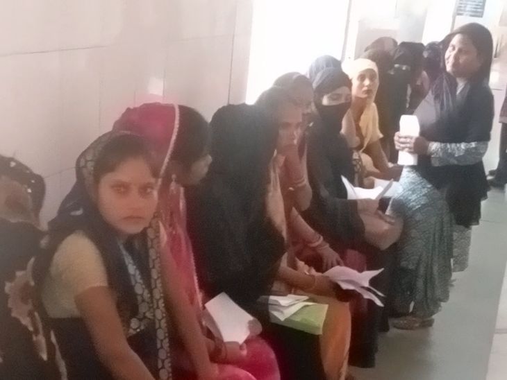 Chaos in Sheopur District Hospital | श्योपुर के जिला अस्पताल में ...