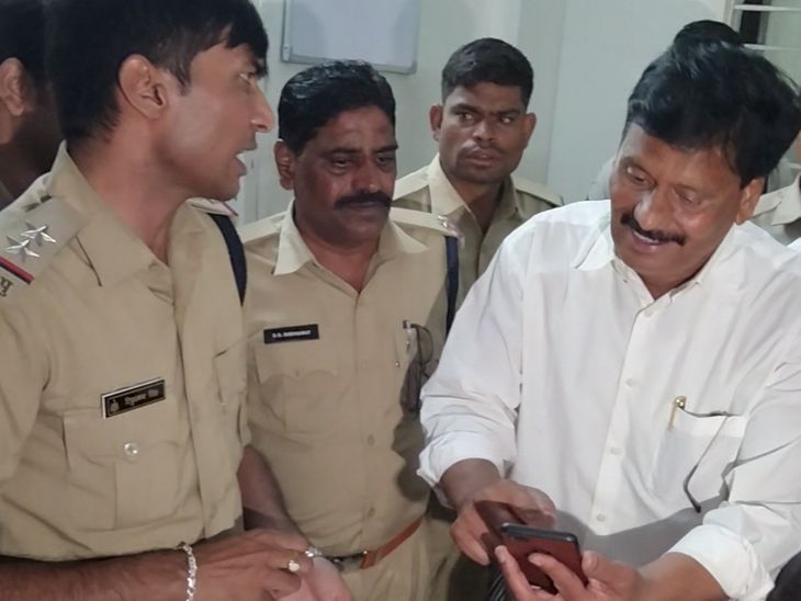 Hotel businessman accused former mayor of extorting four lakhs, complainant said he did not ...