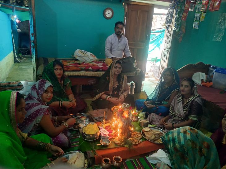 Women observed Mahalakshmi fast for happiness and prosperity | सुख ...