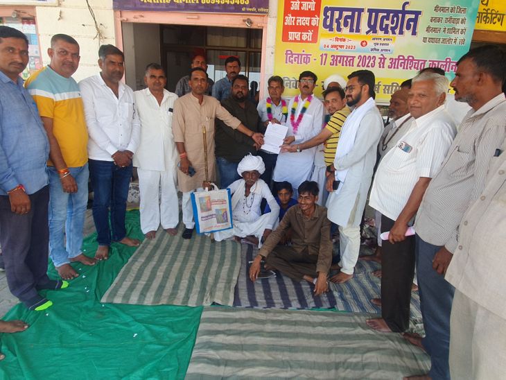 Fourth day of hunger strike in Raniwada | रानीवाड़ा में भूख हड़ताल का ...