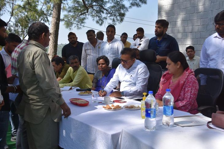 The issue of roads covered with debris was raised in the Janata Darbar ...