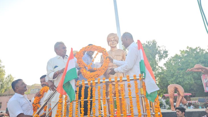 Life-size statue of Haifa hero Dalpat Singh unveiled, tribute paid ...