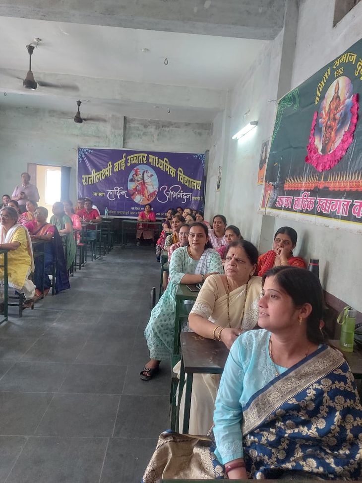 Marathi speaking people participated in Marathi reader letter writing ...