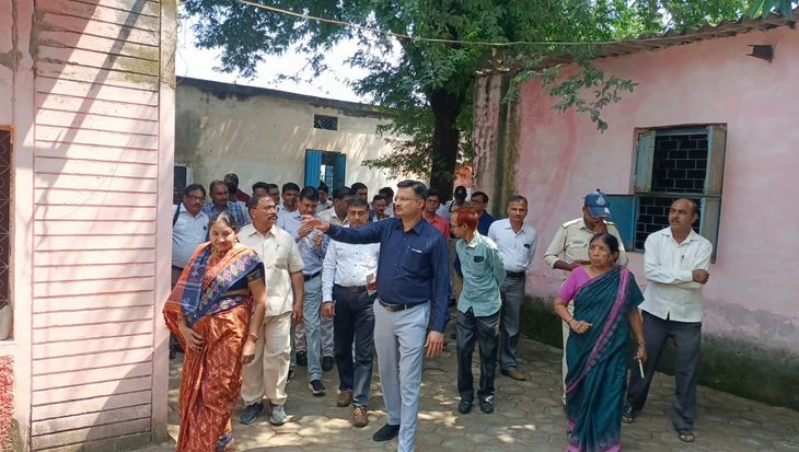 After adopting the ashram, they are now providing facilities and solving the problems. | आश्रम ...