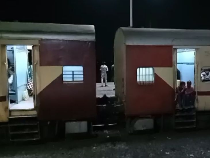 Train stopped for half an hour at Kiul railway station, Traffic resumes ...