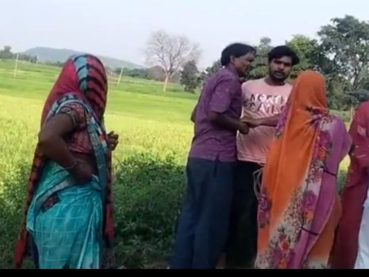 Singrauli Female Sarpanch Assault Video Controversy | Singrauli News | महिला सरपंच और उसके बेटे ...