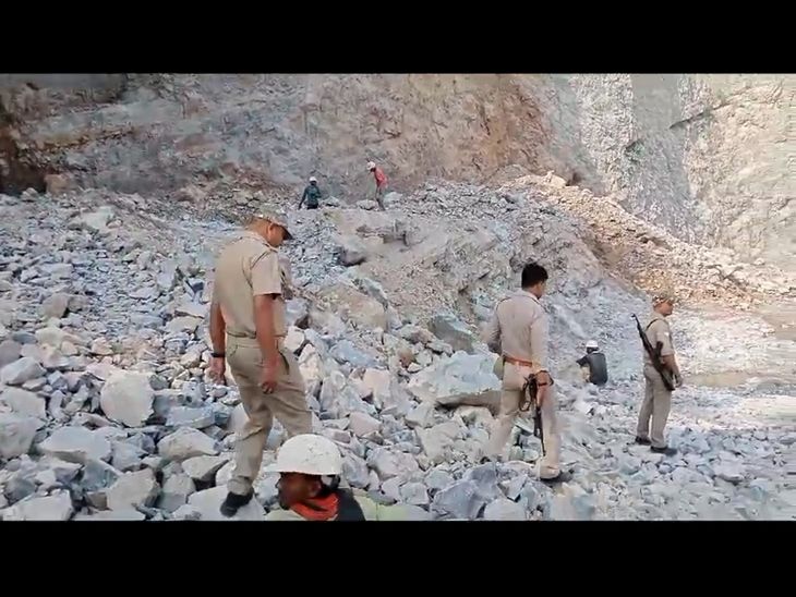 Three workers injured in blasting during mining in Sonbhadra | सोनभद्र में खनन के दौरान ...