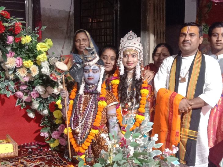 Shiva-Parvati marriage festival celebrated during Shri Shivpuran Katha ...