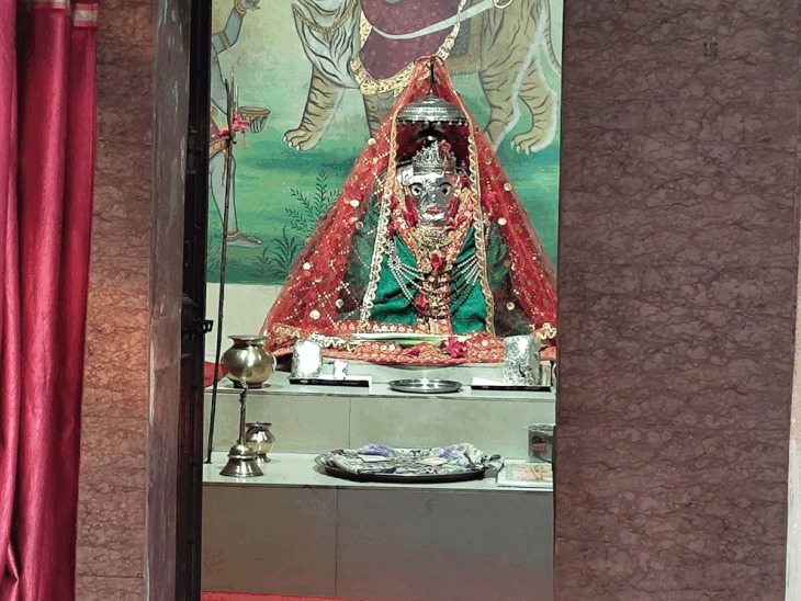 Shila Mata's adornment with gold dress