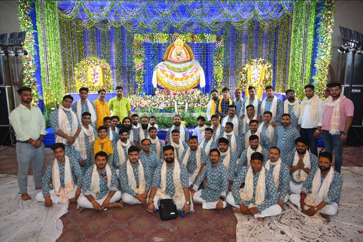 Shyam lovers danced to Baba's bhajans in Shri Shyam Bhajan evening ...