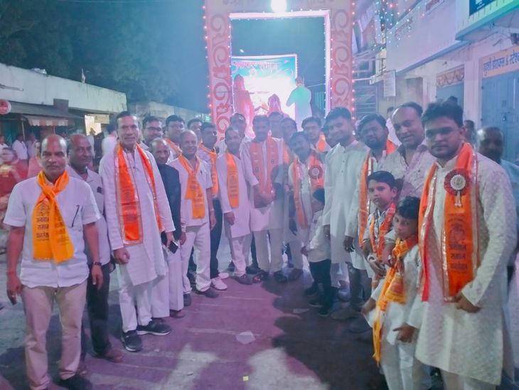 Celebrated the birth anniversary of Agrasen Maharaj by taking out a ...