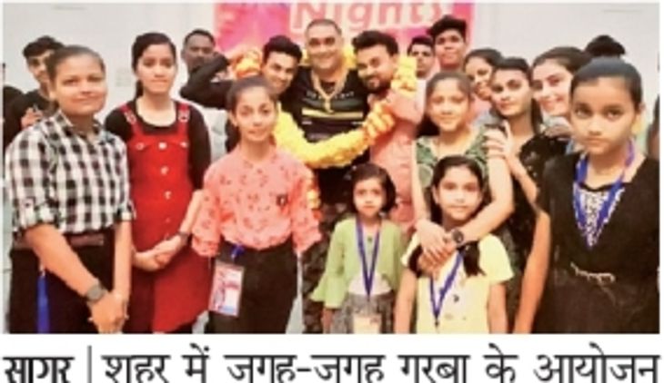 Mani Guron donated funds for Garba Nights | गरबा नाइट्स के लिए मनी ...