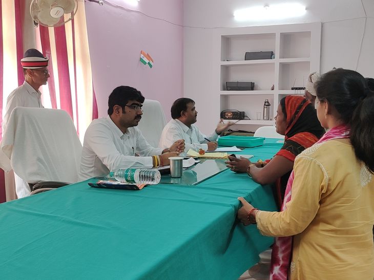 Complete Samadhan Diwas organized in Mau | मऊ में संपूर्ण समाधान दिवस ...