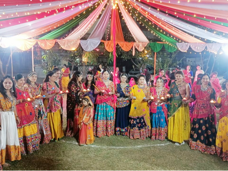 Garba celebration in Pebble Way Colony of Bhopal | भोपाल की पेबल वे ...