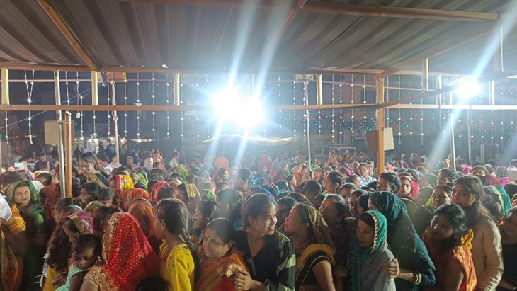 Crowd of devotees gathered in Saptadeep Aarti | सप्तदीप आरती में उमड़ी ...