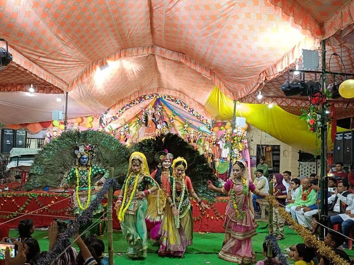 Devi Jagran organized in Auraiya | औरैया में देवी जागरण का हुआ आयोजन ...