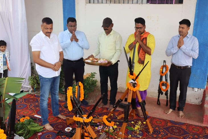 On Dussehra, police officers performed Shastra Puja at Rakshit Center ...