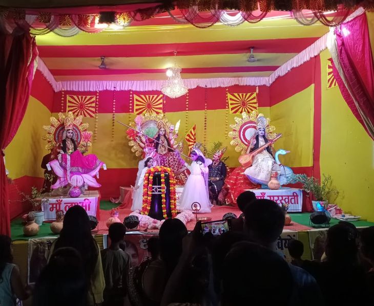 Live tableau of Chaitanya Devi, devotees were mesmerized | चैतन्य ...