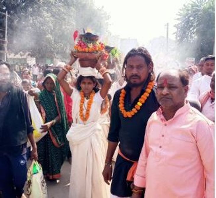 Immersion of Janwara and Durga idols | जंवारा व दुर्गा प्रतिमाओं का ...