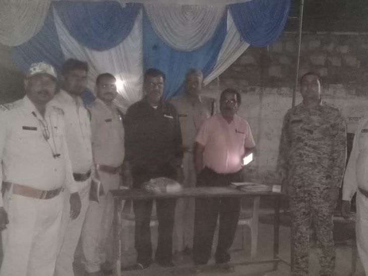 3-lakh-70-thousand-rupees-found-in-a-car-at-the-checking-point-of