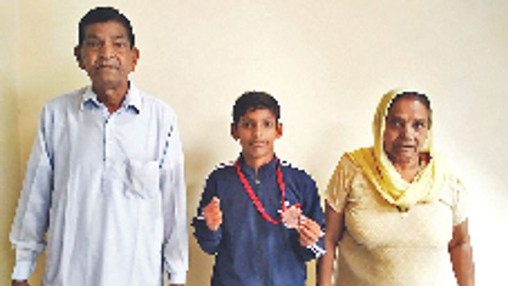 Harshit won bronze medal in boxing | बॉक्सिंग में हर्षित ने जीता कांस्य ...