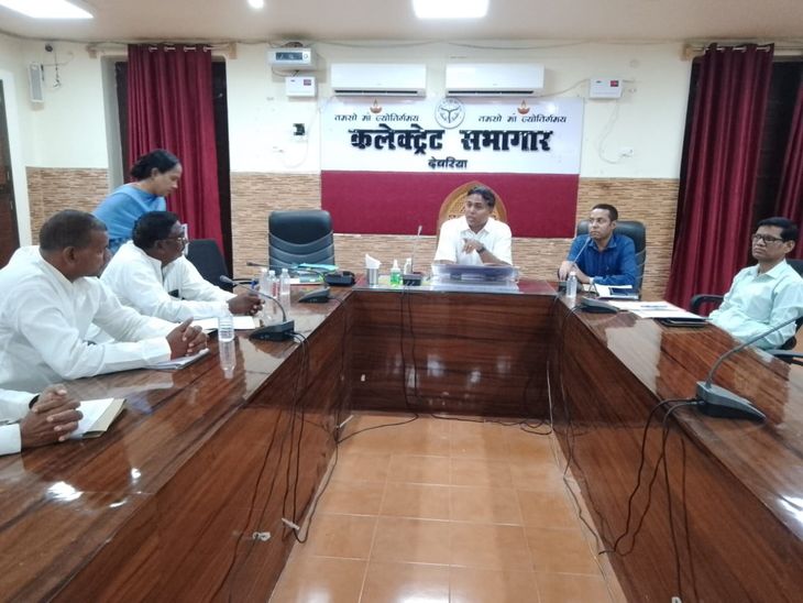 Deoria DM reviewed the work of tourism department | देवरिया डीएम ने की ...