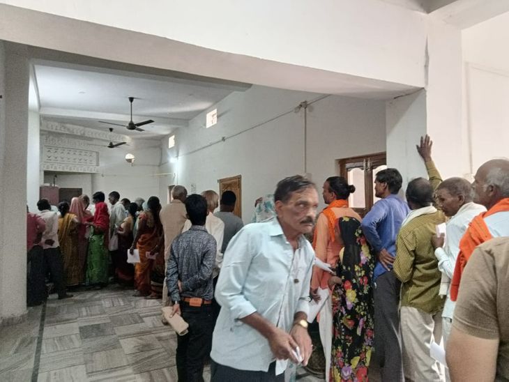 Patients came for eye examination in the free camp at Saket Dham ...