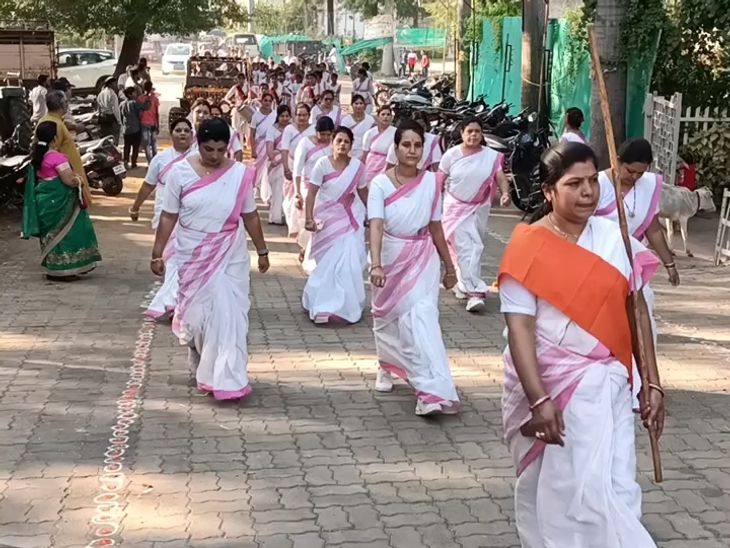 Movement of Rashtriya Sevak Sangh | राष्ट्र सेविका संघ का पथ संचलन: कदम ...