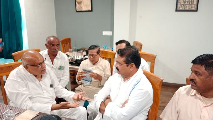 Pansemal assembly workers meet Congress observer from Delhi, demand to ...