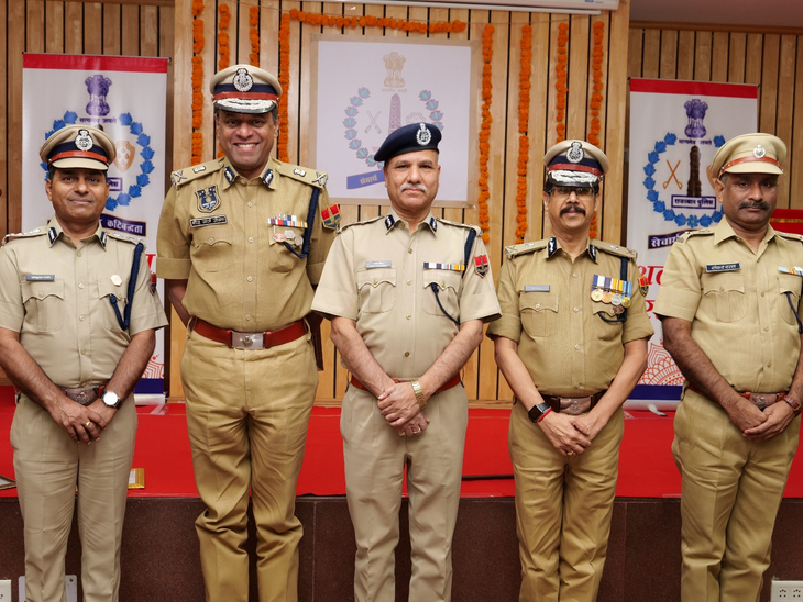 4 IPS officers got DGP disc | 4 IPS अधिकारी डीजीपी डिस्क से सम्मानित ...