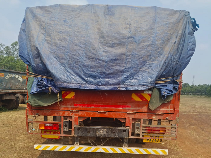 Gudaku worth Rs 18 lakh caught in intensive checking | सघन चेकिंग में ...