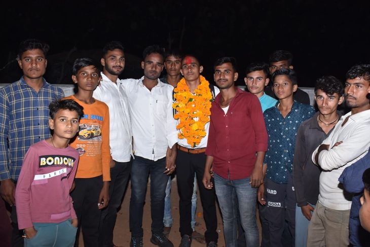 The villagers welcomed the selection in Agniveer. | अग्निवीर में चयन ...