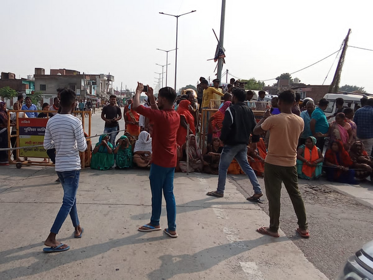 Villagers block Varanasi-Jaunpur highway over youth's death Son injured ...