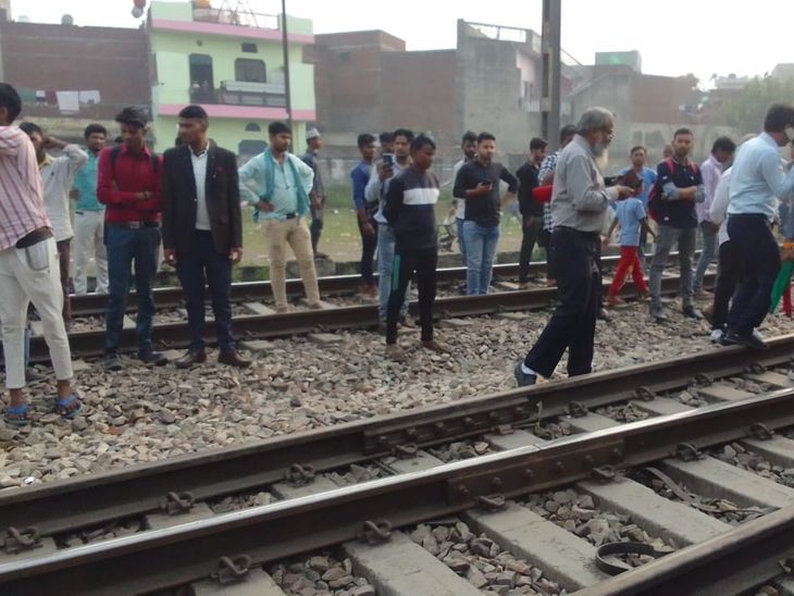 Coupling of Loknayak Express train broken, parcel coach separated ...