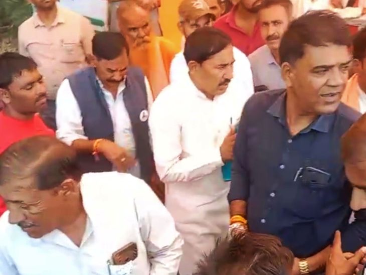 During public relations, BJP candidate and Minister of State for PWD had to face opposition from ...