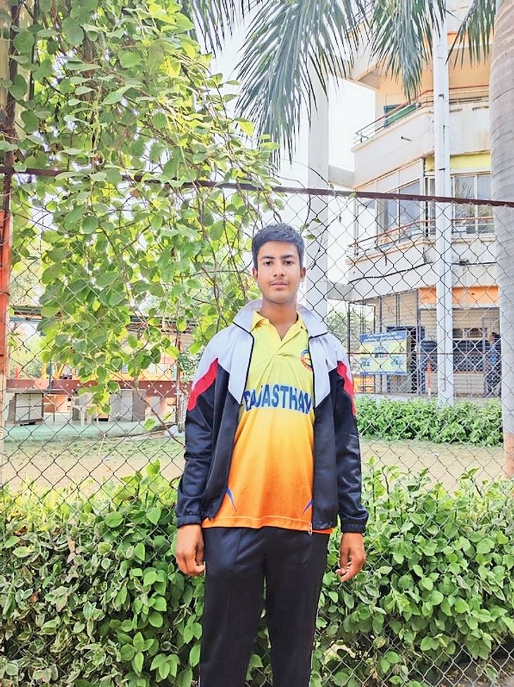Mandawa's Naitik Mishra selected in the national team of tennis ball cricket