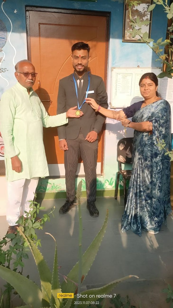 Under the leadership of Rohit, Bhopal division won the state level Kho ...