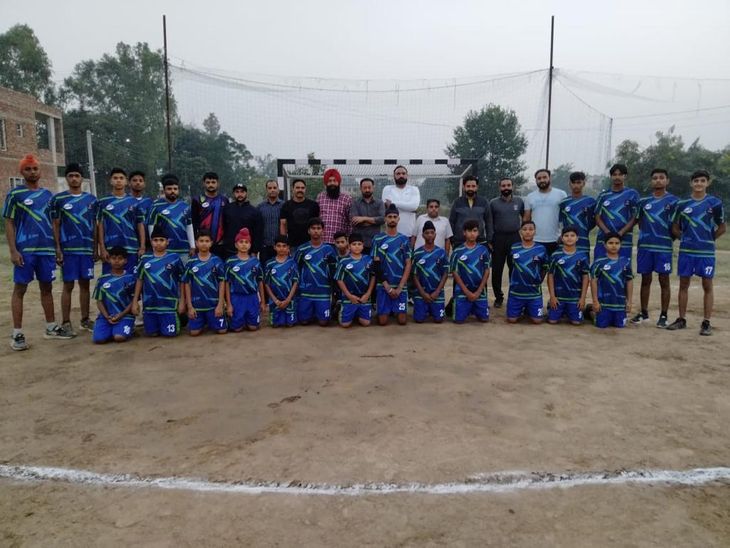 NRI distributed kit to players of Shaheed Bhagat Singh Handball Club ...