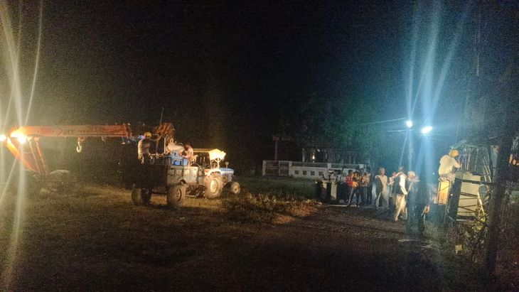 Transformer burnt: power cut for 2 hours | ट्रांसफार्मर जला: 2 घंटे ...