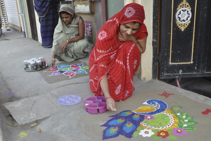 There is a lot of excitement in the market due to Deepotsav, crowd at ...