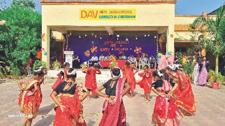 Deepotsav celebrated in DAV school, children presented cultural ...