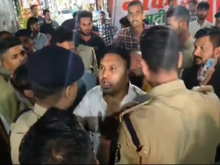 Fierce fight between two groups of Congress leaders VIDEO | कांग्रेस ...